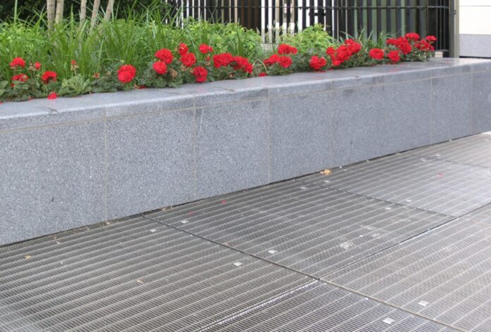 2 Types of Floor Gratings and How to Choose the Best One - Cii Central